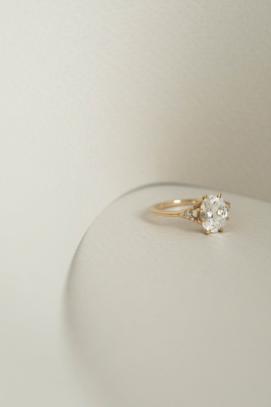 Dahlia || Oval – June Rings